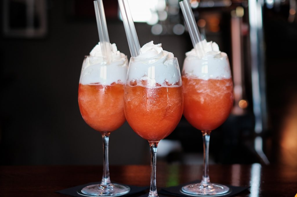 A Galway Pub Has Created This Incredible Super Split Cocktail ...